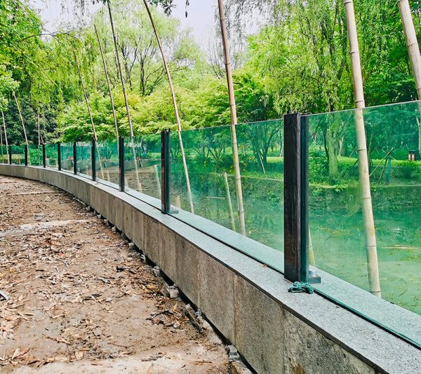 NF-35G Glass Wall Flood Barrier - NEWFLAG