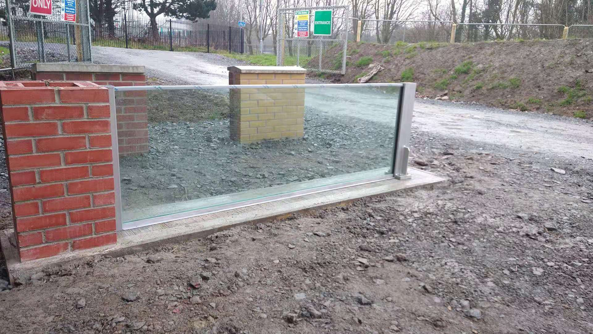 Common Installation Mistakes to Avoid with Glass Flood Walls